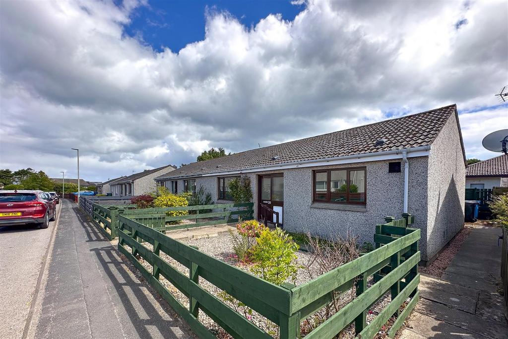 28 Muirfield Drive, Brora, Sutherland... 2 bed semi-detached bungalow ...
