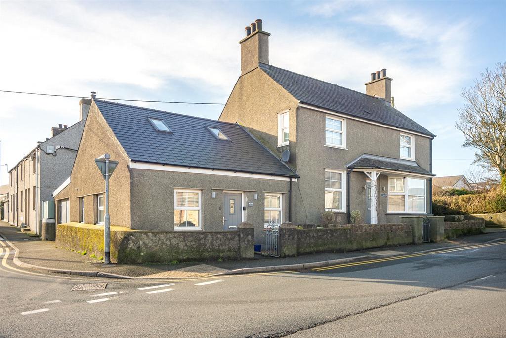 Bodffordd, Llangefni, Isle of... 4 bed detached house - £370,000