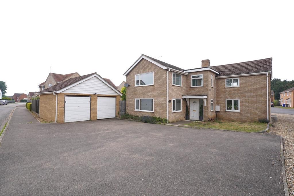 Falcon Way, Beck Row, Bury St.... 3 bed detached house - £299,950