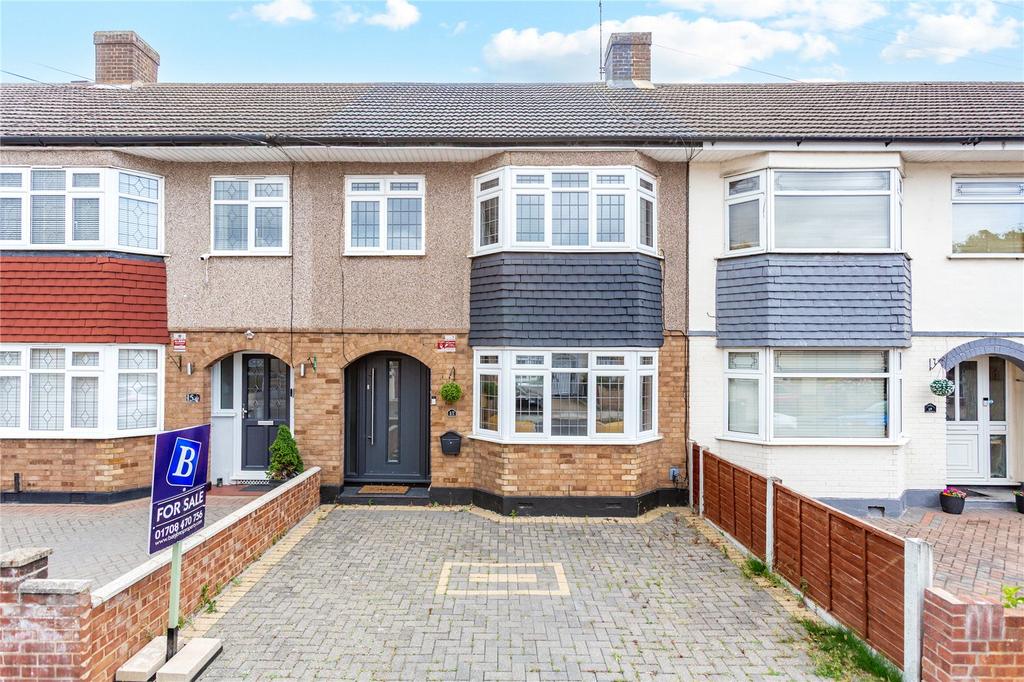 South Hall Drive, Rainham, RM13 3 bed terraced house for sale - £450,000