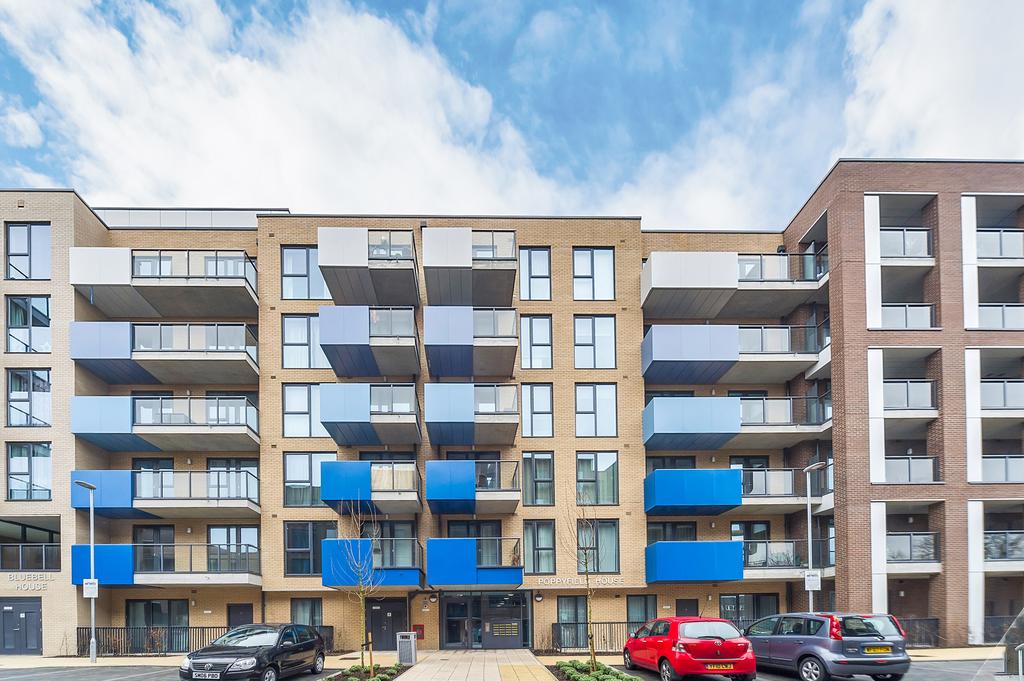 Flat 4, Poppyfield, Copperwood Place... 2 bed flat - £365,000