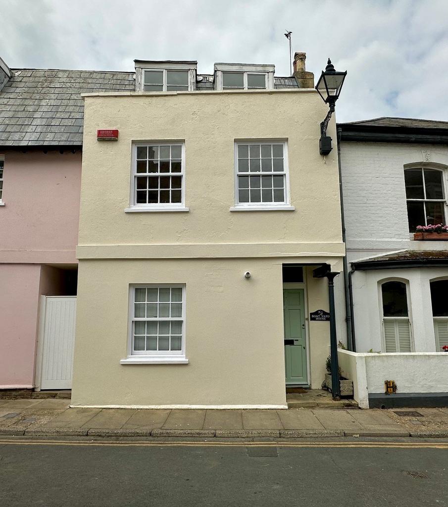 Middle Street, Deal, Kent, CT14 3 bed terraced house - £550,000