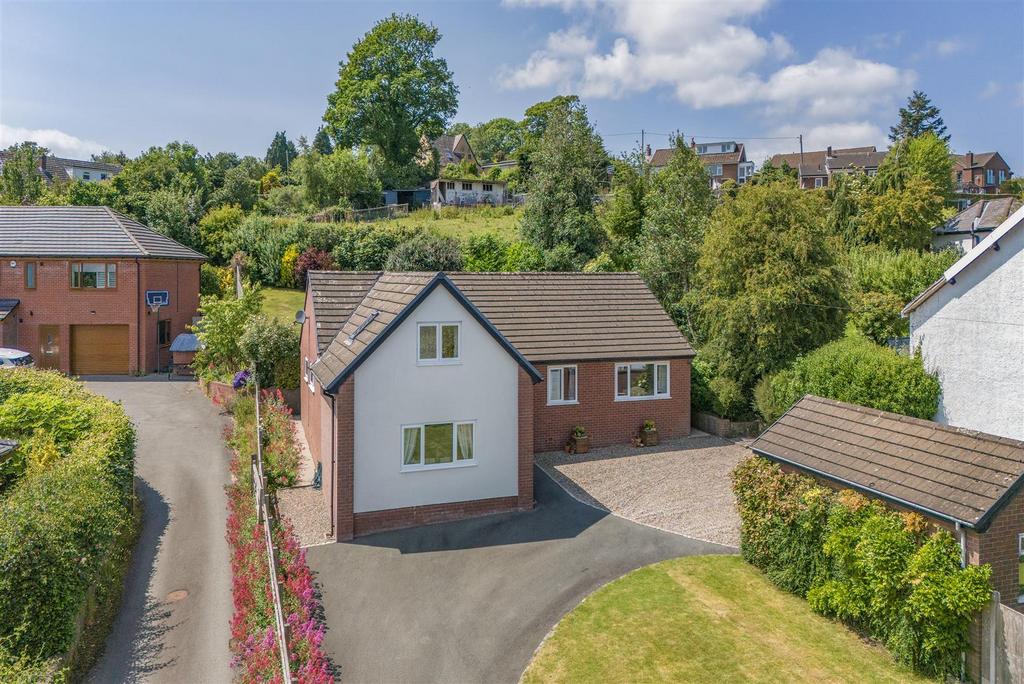 Trefonen, Oswestry. 4 bed bungalow - £435,000
