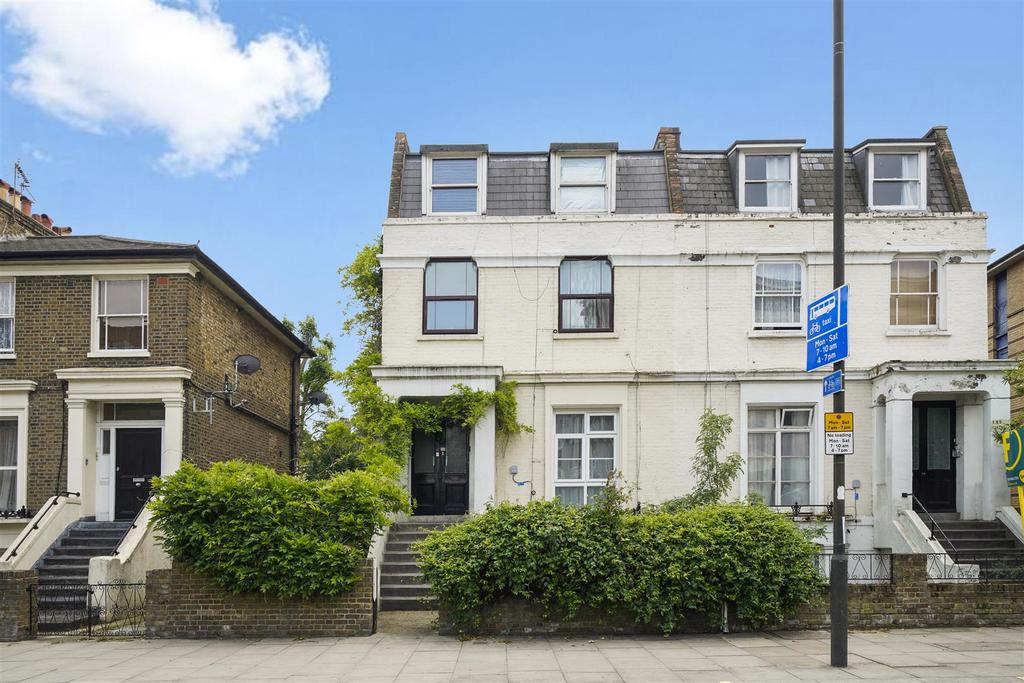 Goldhawk Road, Shepherds Bush 2 bed flat for sale - £375,000