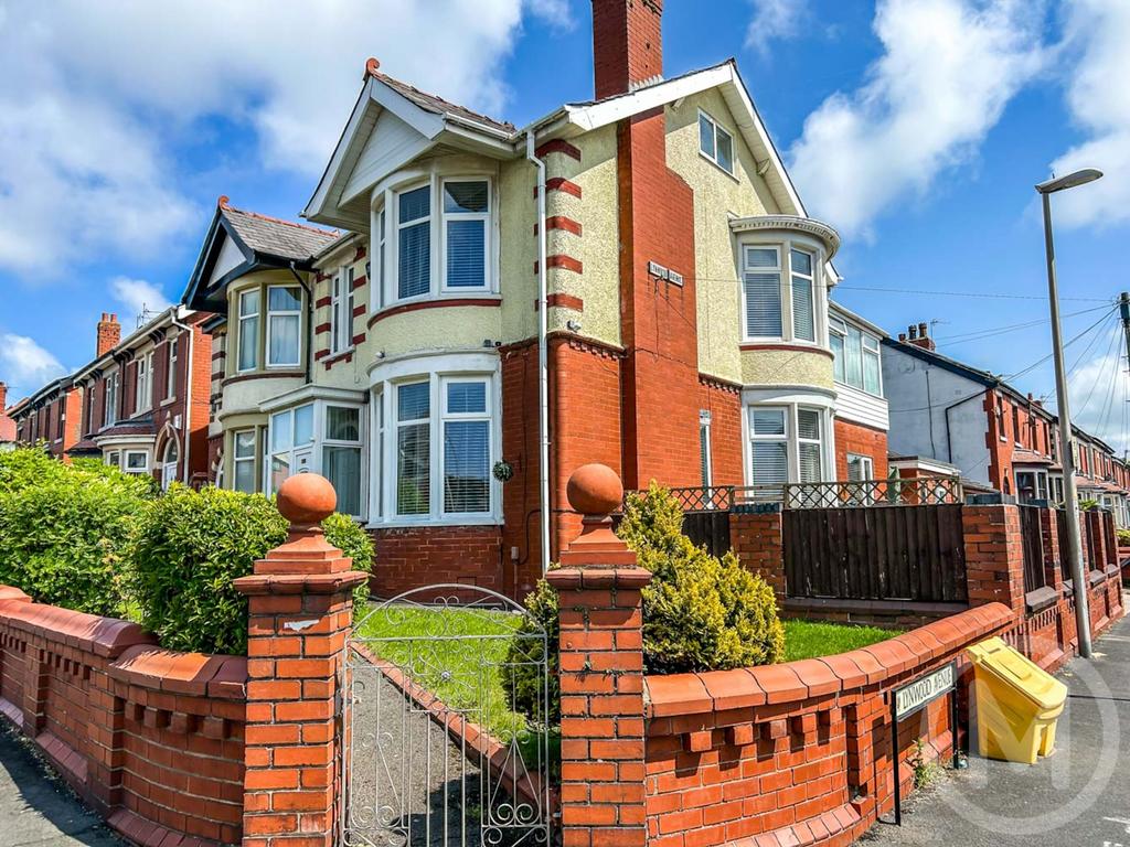 Westcliffe Drive, Layton, Blackpool 3 bed semi-detached house for sale ...