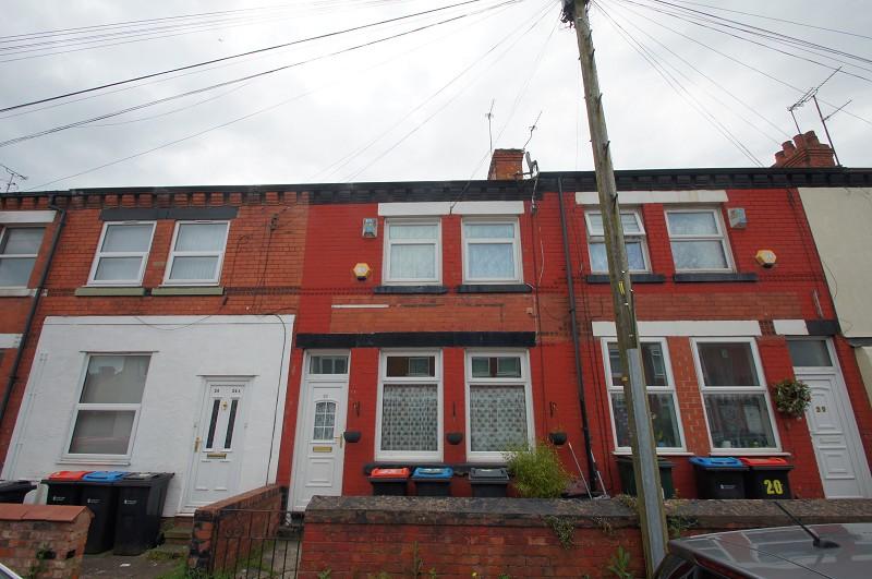 Cambridge Road, Ellesmere Port... 2 bed terraced house - £880 pcm (£203 pw)