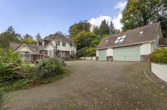 Medstead Road, Beech, Alton... 4 bed detached house to rent - £4,000 ...