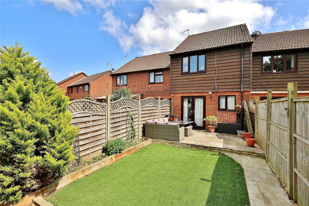 Huntingdon Road, Goldsworth Park... 3 bed terraced house for sale - £ ...