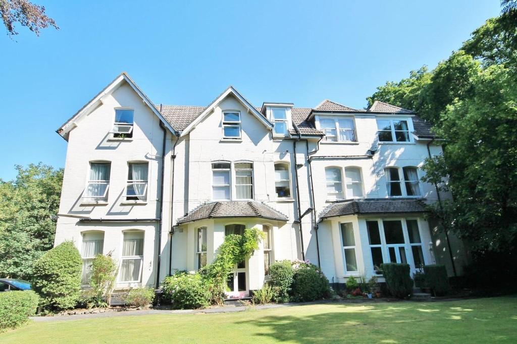 Knyveton Road, Bournemouth Studio - £850 pcm (£196 pw)