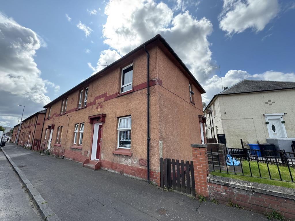 High Blantyre Road, Hamilton ML3 1 bed flat for sale - £60,000