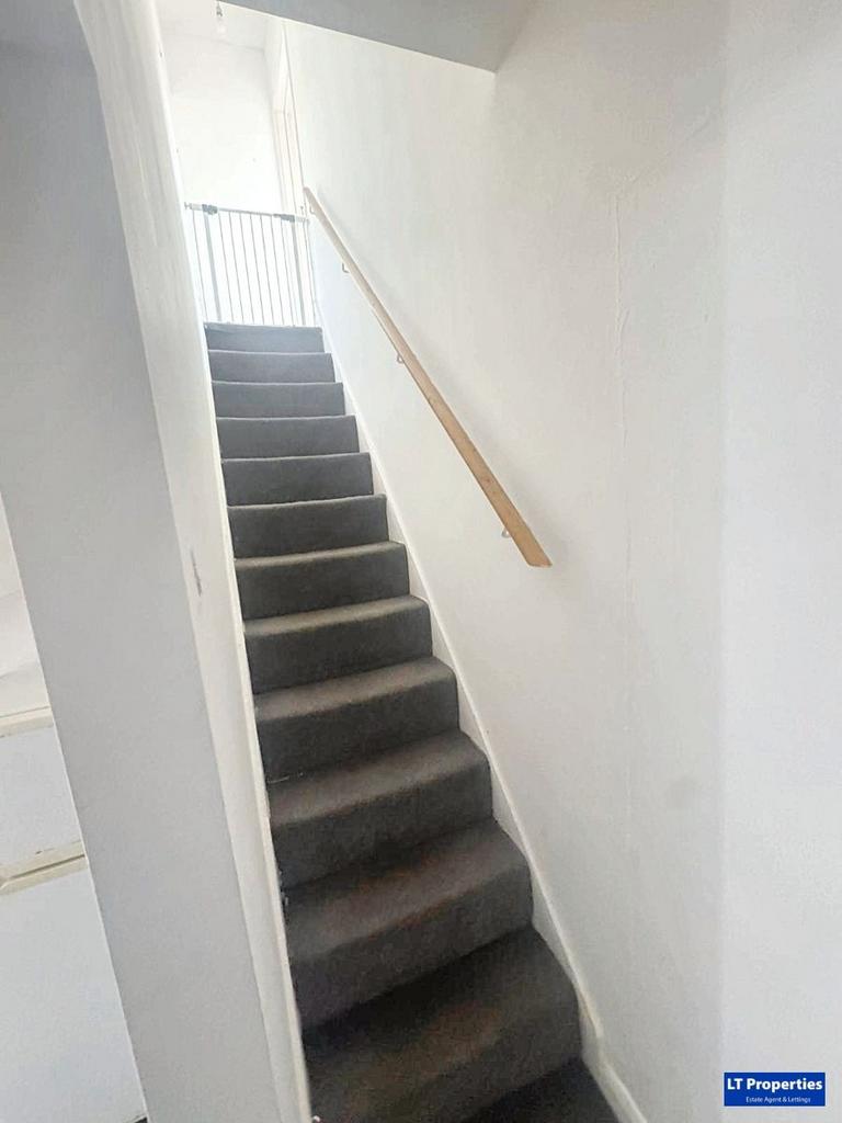 Luton LU1 2 bed flat to rent - £1,125 pcm (£260 pw)