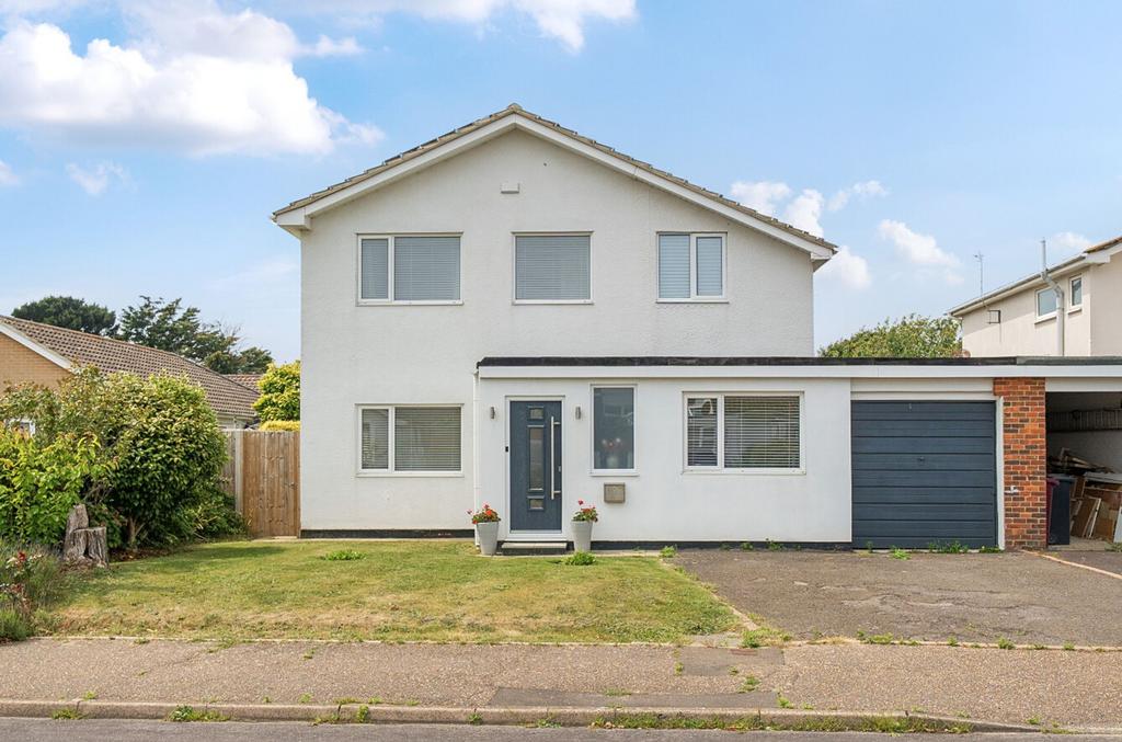 Large Acres, Selsey, PO20 4 bed detached house - £525,000
