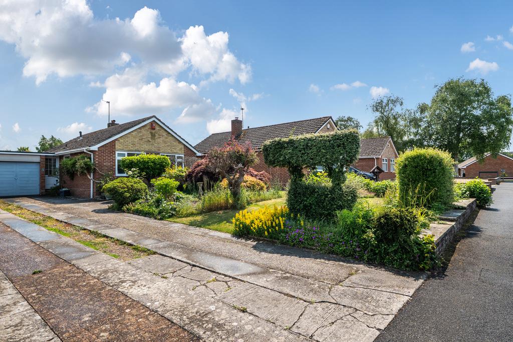 Inner Gullands, Taunton 2 bed bungalow for sale - £375,000