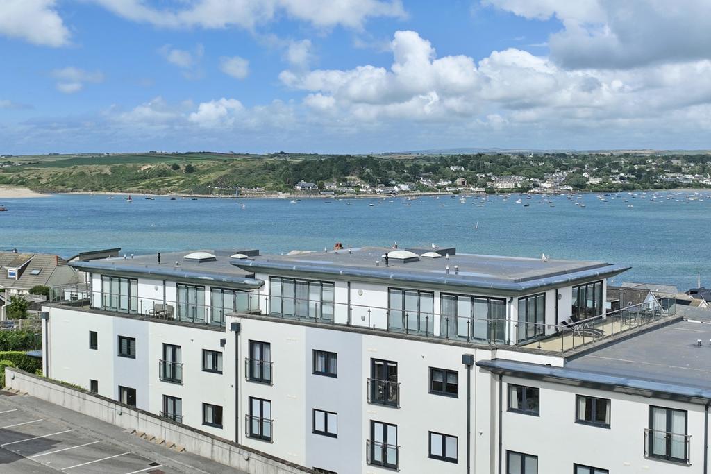 8 Samphire, Padstow, PL28 2 bed apartment - £750,000