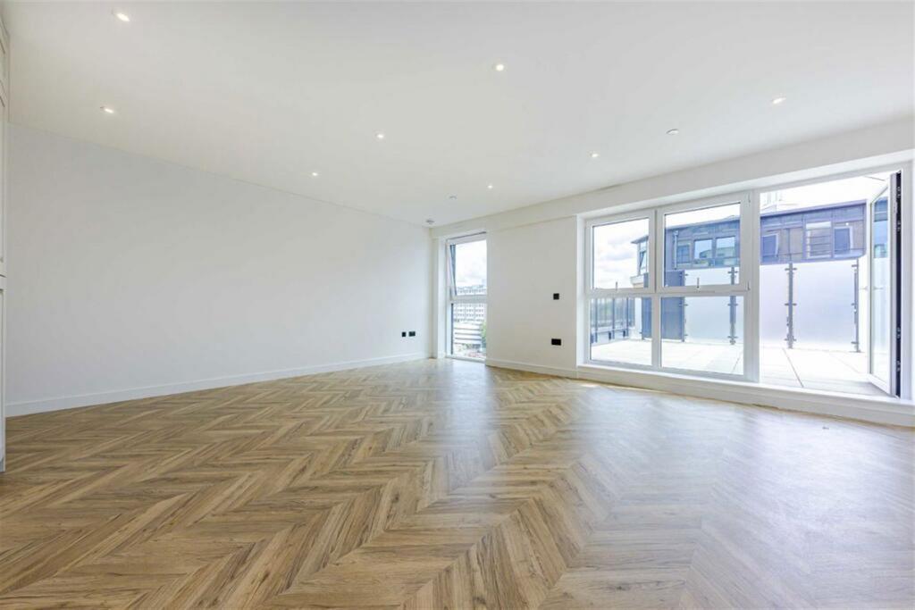 Yorke House, Wheatfield Way, KT1 2 bed apartment to rent - £3,560 pcm ...