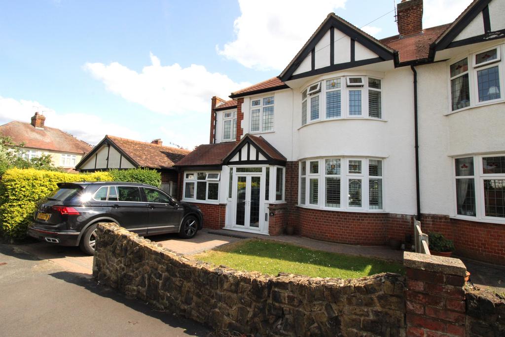 Coniston Avenue, Upminster RM14 4 bed semi-detached house for sale - £ ...
