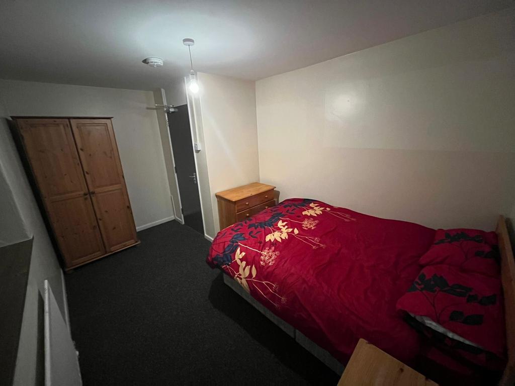 Room Available In The Doweries, B45 9RY 1 bed in a house share to rent ...