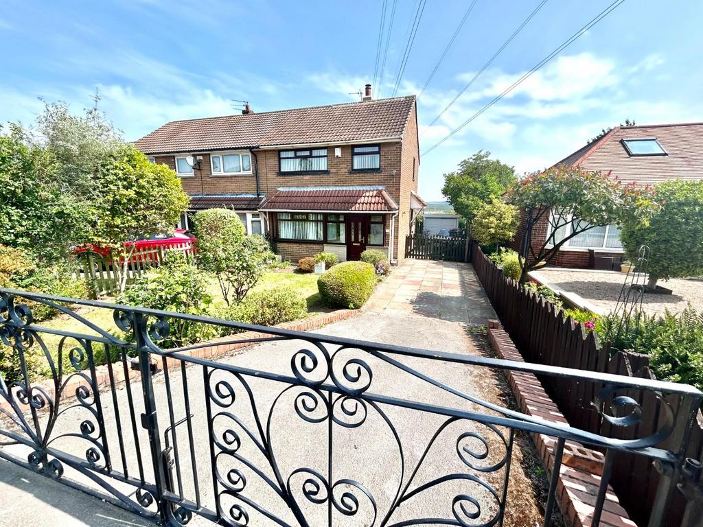 Brampton Road, Brampton Brierlow... 3 bed semi-detached house - £180,000