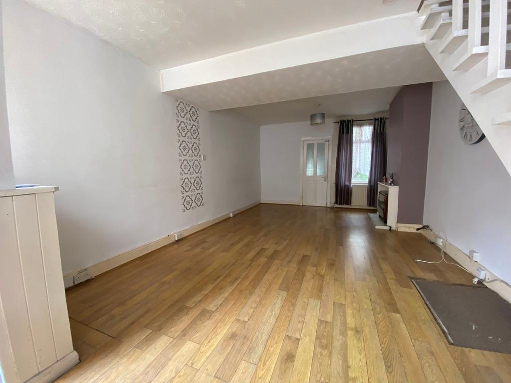 Coronation Road, Chatham ME5 3 bed terraced house to rent - £1,300 pcm ...