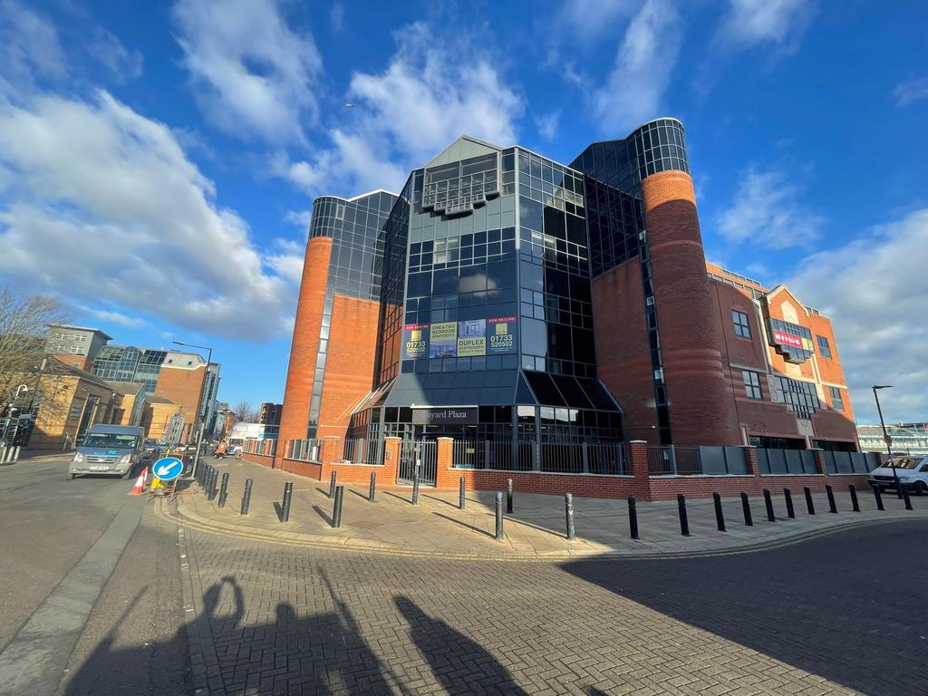 Broadway, Peterborough PE1 2 bed apartment to rent - £950 pcm (£219 pw)