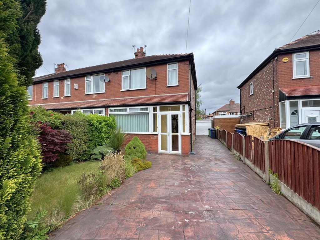 Dyserth Grove, South Reddish 2 bed semi-detached house - £210,000