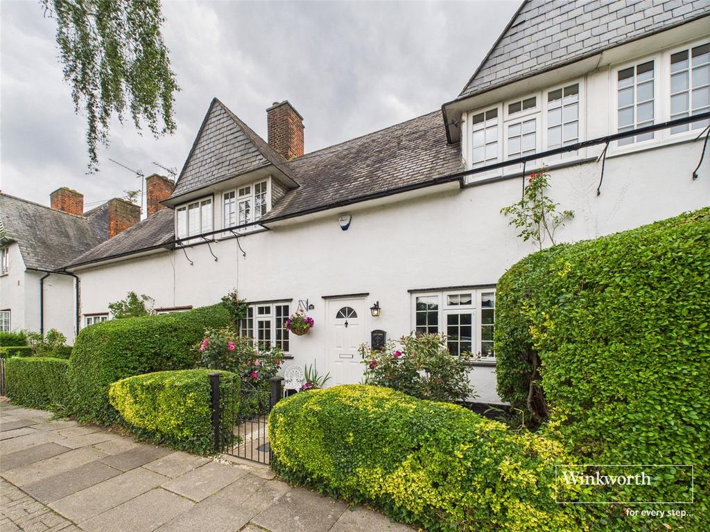 Roe Lane, London NW9 2 bed terraced house - £530,000
