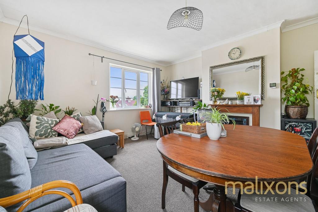 Croydon Road, Wallington SM6 2 bed flat for sale - £240,000