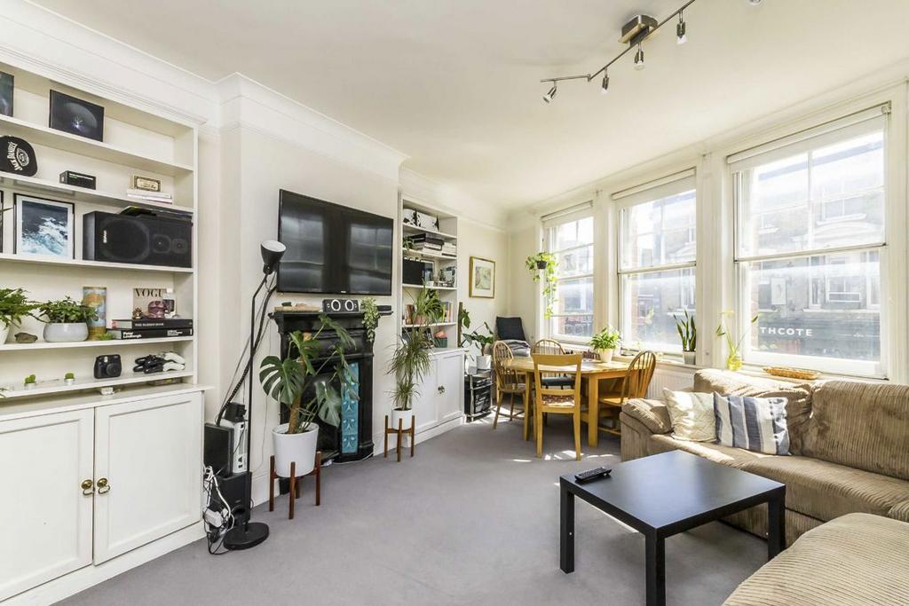 Battersea Rise, London SW11 2 bed flat to rent - £2,400 pcm (£554 pw)