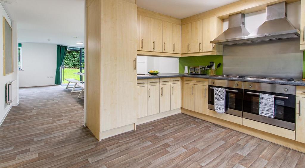 De Walden Way, Bradford BD7 1 bed in a flat share - £368 pcm (£85 pw)