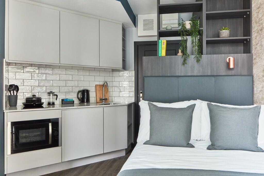 Classic Plus Studio at London, ARK... Studio to rent - £1,949 pcm (£450 pw)