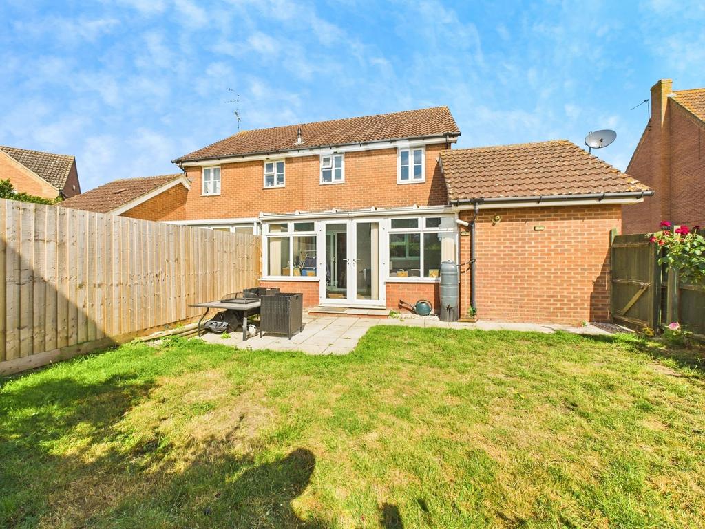 Burghley Close, Crowland, PE6 3 bed semi-detached house for sale - £240,000
