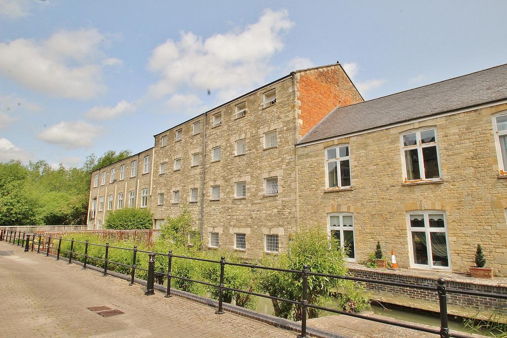 Woodford Mill, Witney, OX28 3 bed apartment for sale - £350,000