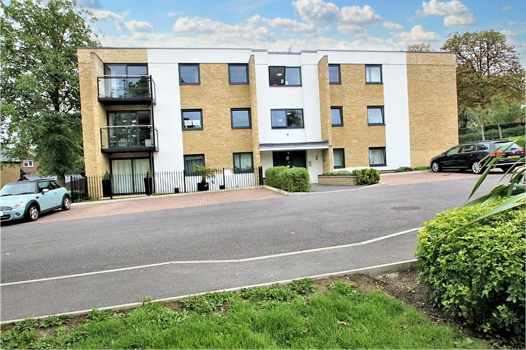 Jupiter Heights, Uxbridge, UB10 2 bed apartment to rent - £1,700 pcm (£ ...