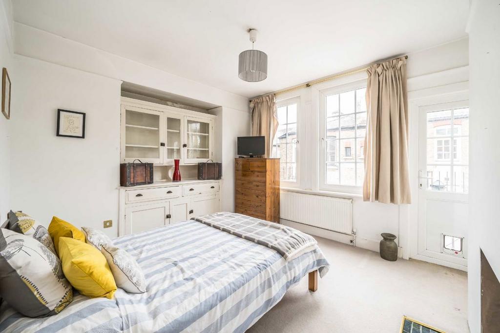 Lyham Road, London SW2 3 bed maisonette for sale - £545,000