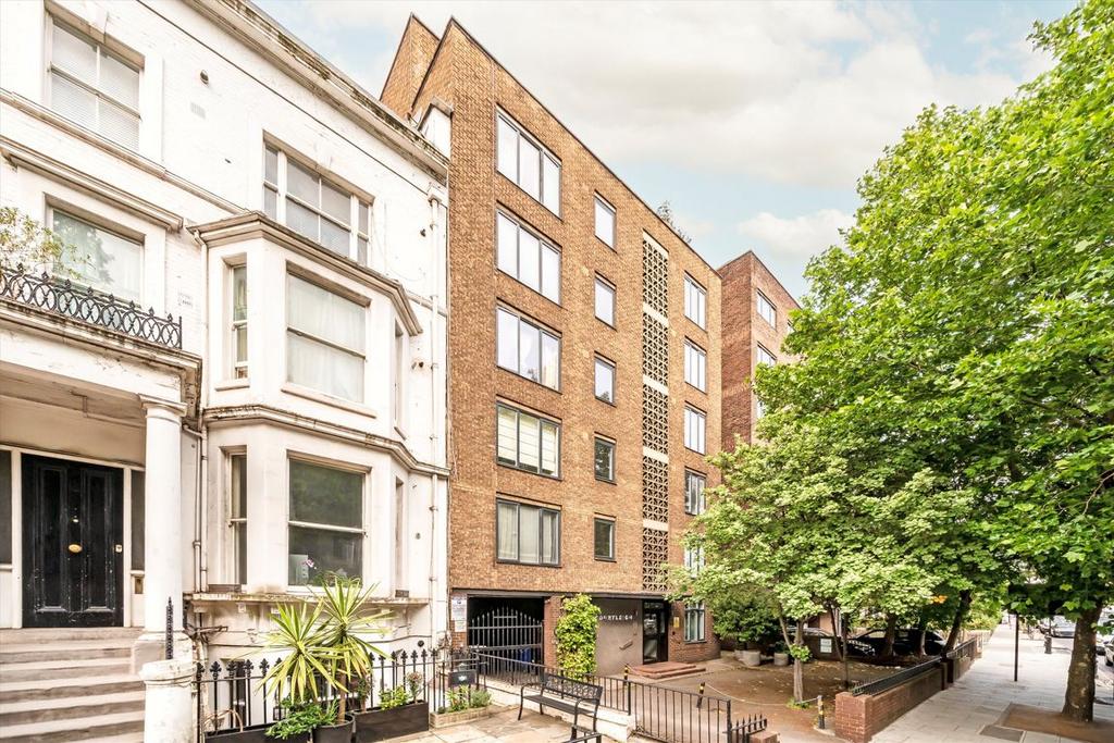 Earls Court Road, London W8 1 bed flat - £700,000