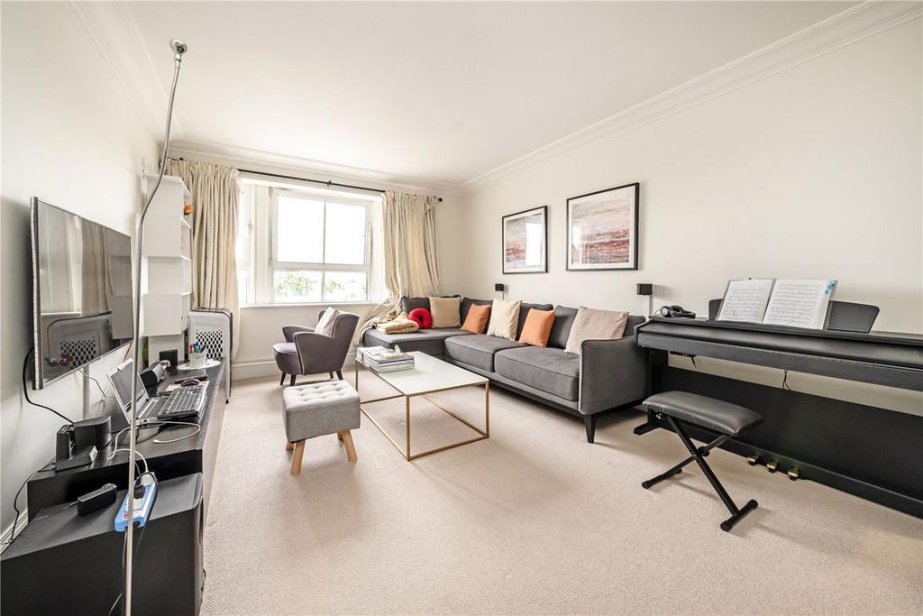 Consort Court, London W8 2 bed flat to rent - £4,000 pcm (£923 pw)