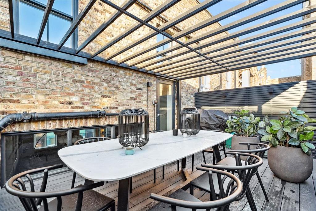 Dunworth Mews, London W11 2 bed flat to rent - £12,783 pcm (£2,950 pw)