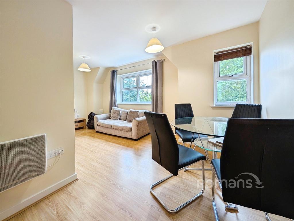 Rossby, Shinfield Park, Shinfield, RG2 2 bed flat - £1,300 pcm (£300 pw)
