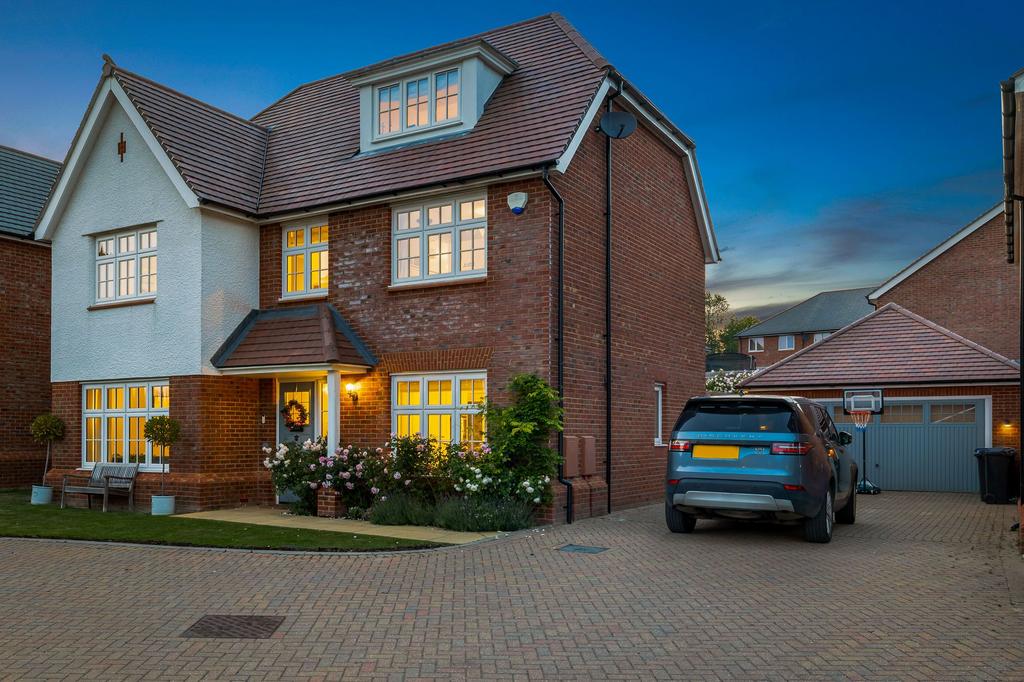 Campbell Mead, Haywards Heath RH17 5 bed detached house for sale - £ ...