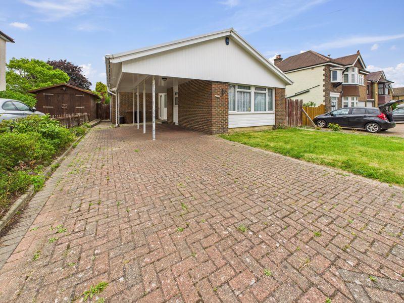 COURT ROAD, CATERHAM 2 bed detached bungalow for sale - £550,000