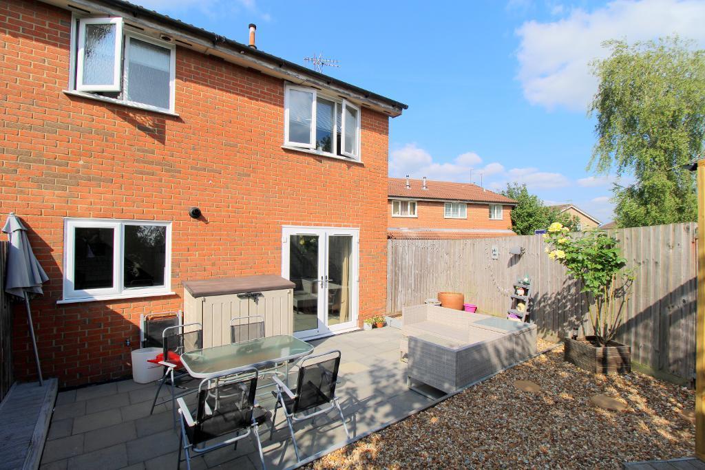 Rochford Drive, Wigmore, Luton... 1 bed cluster house - £220,000