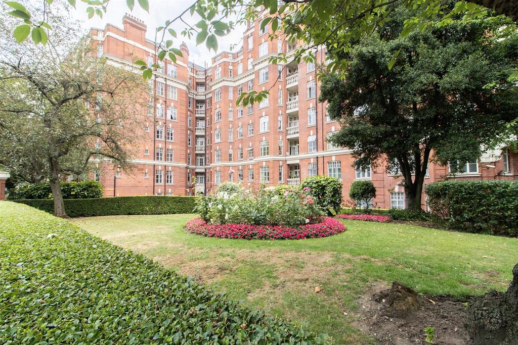 Clive Court 4 bed flat to rent - £5,500 pcm (£1,269 pw)