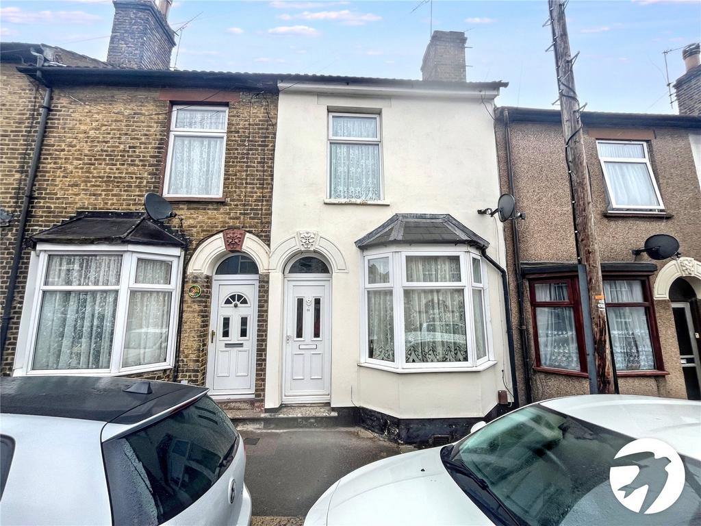 Bryant Road, Strood, Kent, ME2 3 bed terraced house for sale - £270,000
