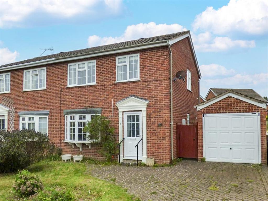 6 Bronsil Drive, Malvern... 3 bed semi-detached house - £270,000