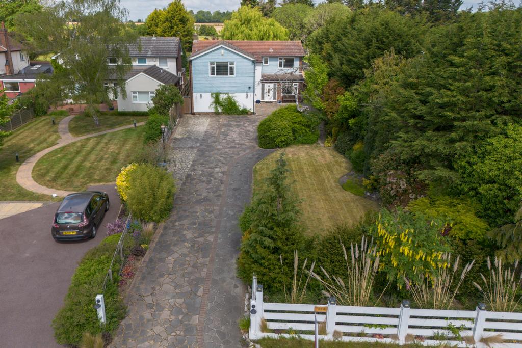 Redricks Lane, Hertfordshire CM21 4 bed detached house - £1,000,000