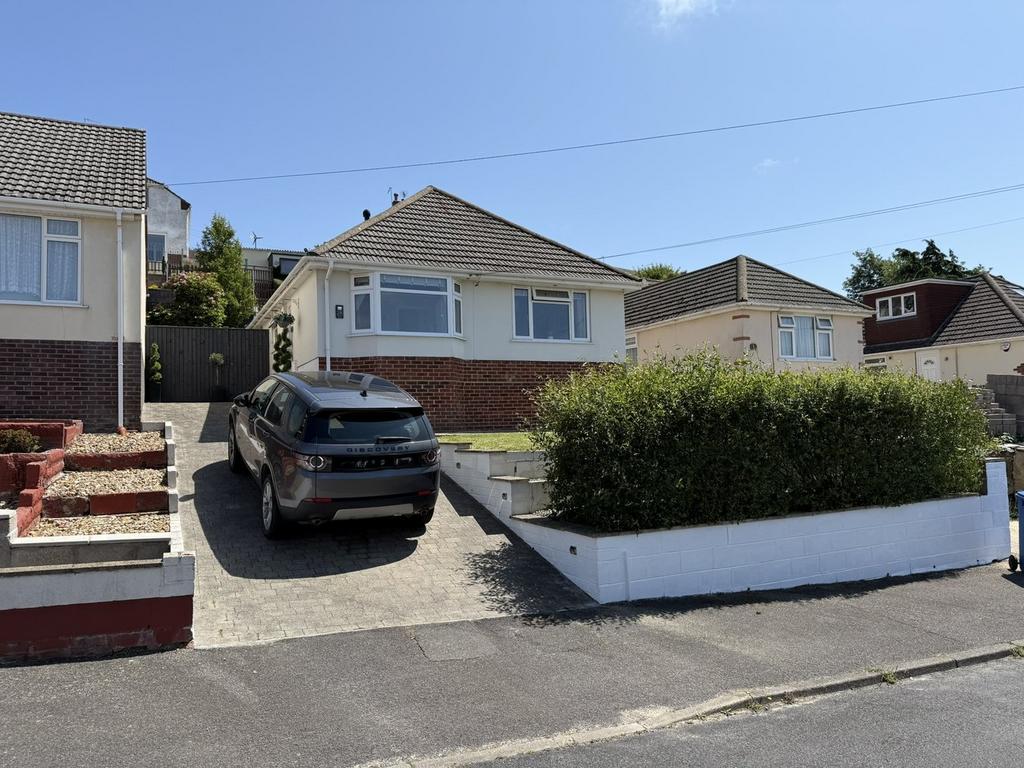 Hythe Road, Oakdale, POOLE, BH15 2 bed detached bungalow for sale - £ ...