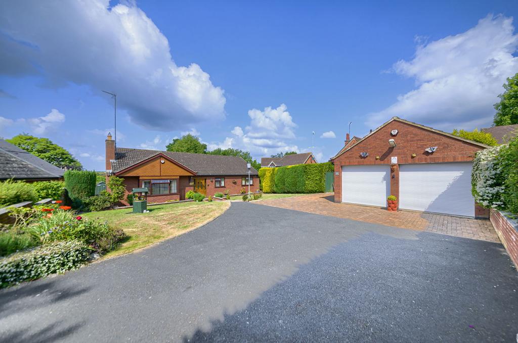 Rockingham Paddocks, Kettering NN16 3 bed detached bungalow for sale ...