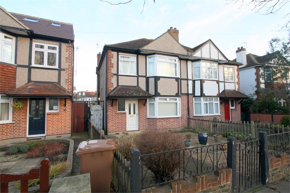 Worple Road, STAINES-UPON-THAMES, TW18 3 bed semi-detached house - £ ...