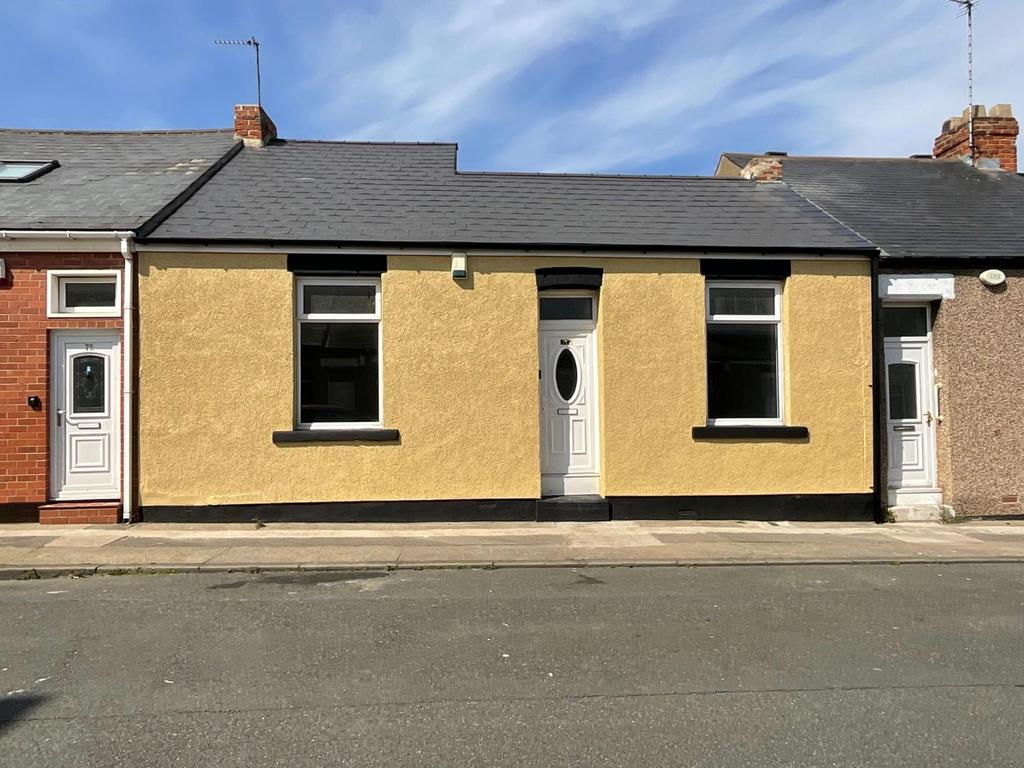 Neville Road, Pallion, Sunderland 2 bed terraced house - £750 pcm (£173 pw)