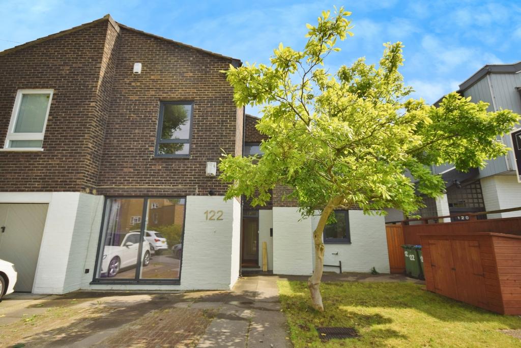 Langton Way London SE3 4 bed semi-detached house - £3,700 pcm (£854 pw)